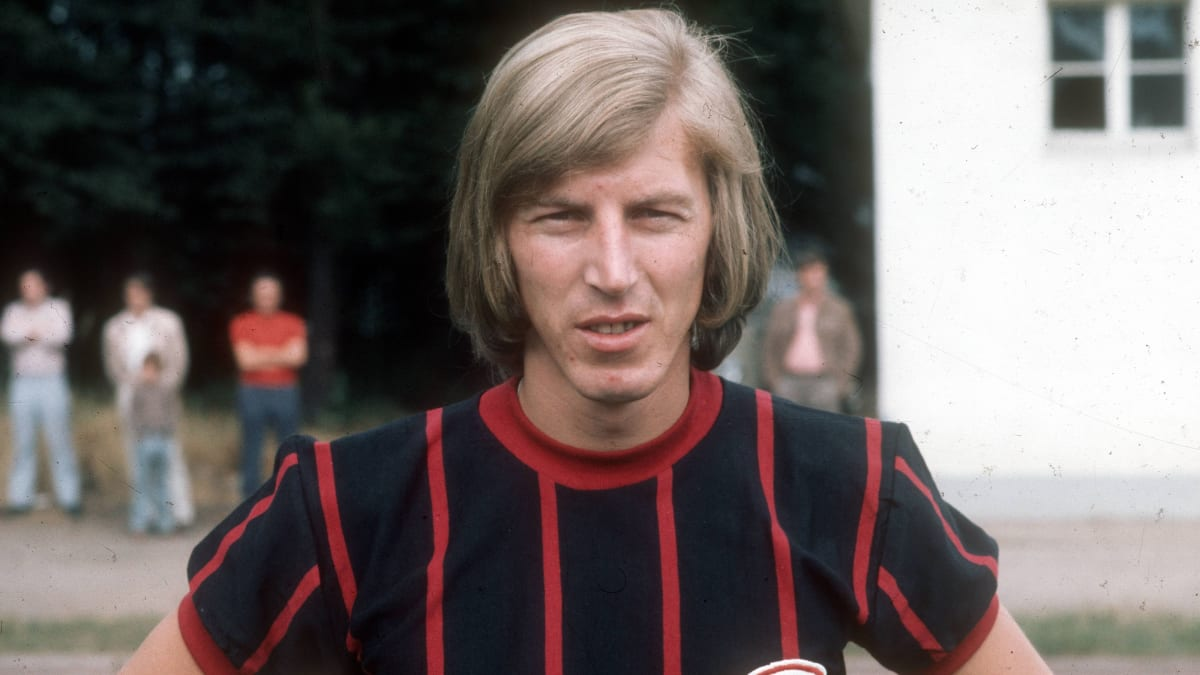 Jürgen Grabowski Height, Weight, Age, Biography, Husband More