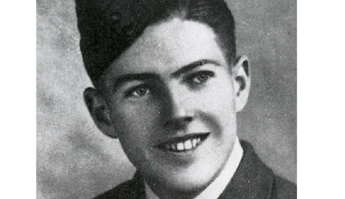 Ross Gregory World: Revealing Weight, Age, Husband, Biography, Family Facts